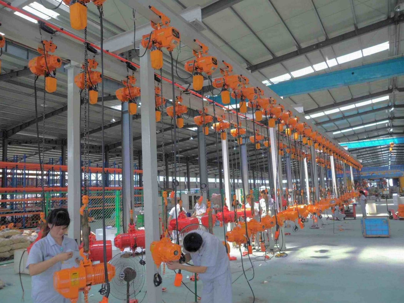 Bison Cranes and Hoists – Chain hoist, wire rope hoist, overhead crane ...